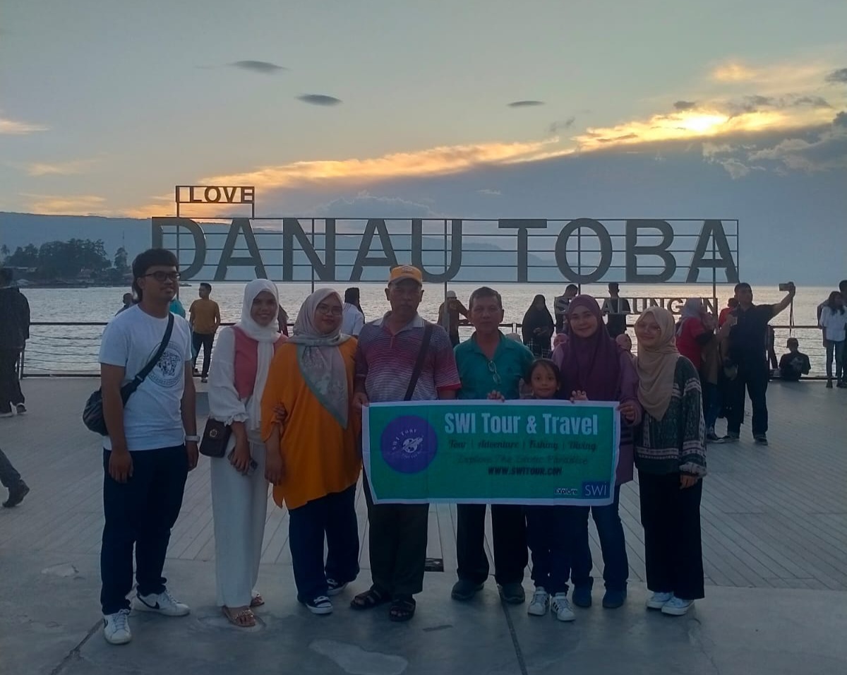 Lake Toba & Medan Tour Package 5 Days 4 Nights: Berastagi, Samosir ...